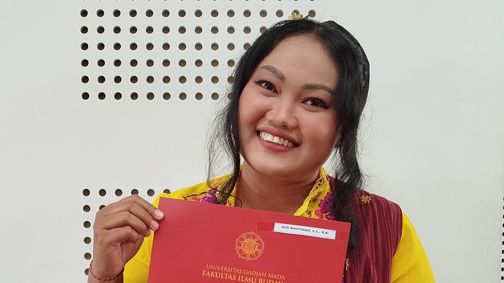 Nurkotimah, Pegiat Budaya yang Menjadi Alumni Berprestasi – ARKEOLOG ...